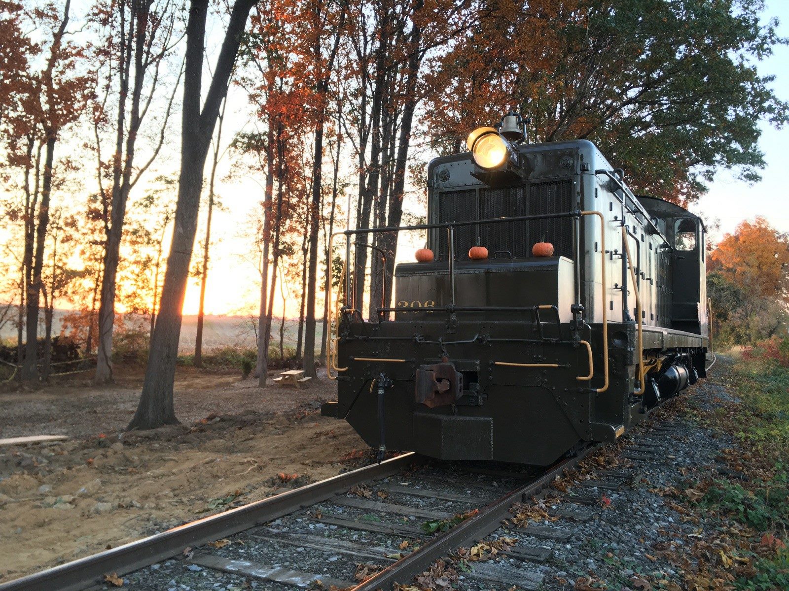 Pumpkin Trains – Allentown & Auburn Railroad